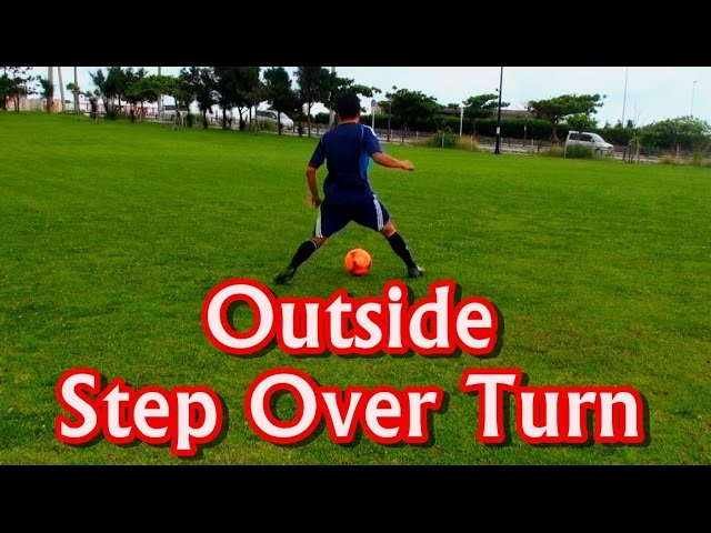 食いつかせる【アウトまたぎターン】”Outside Step Over Turn” | Football skill » 【Football ...