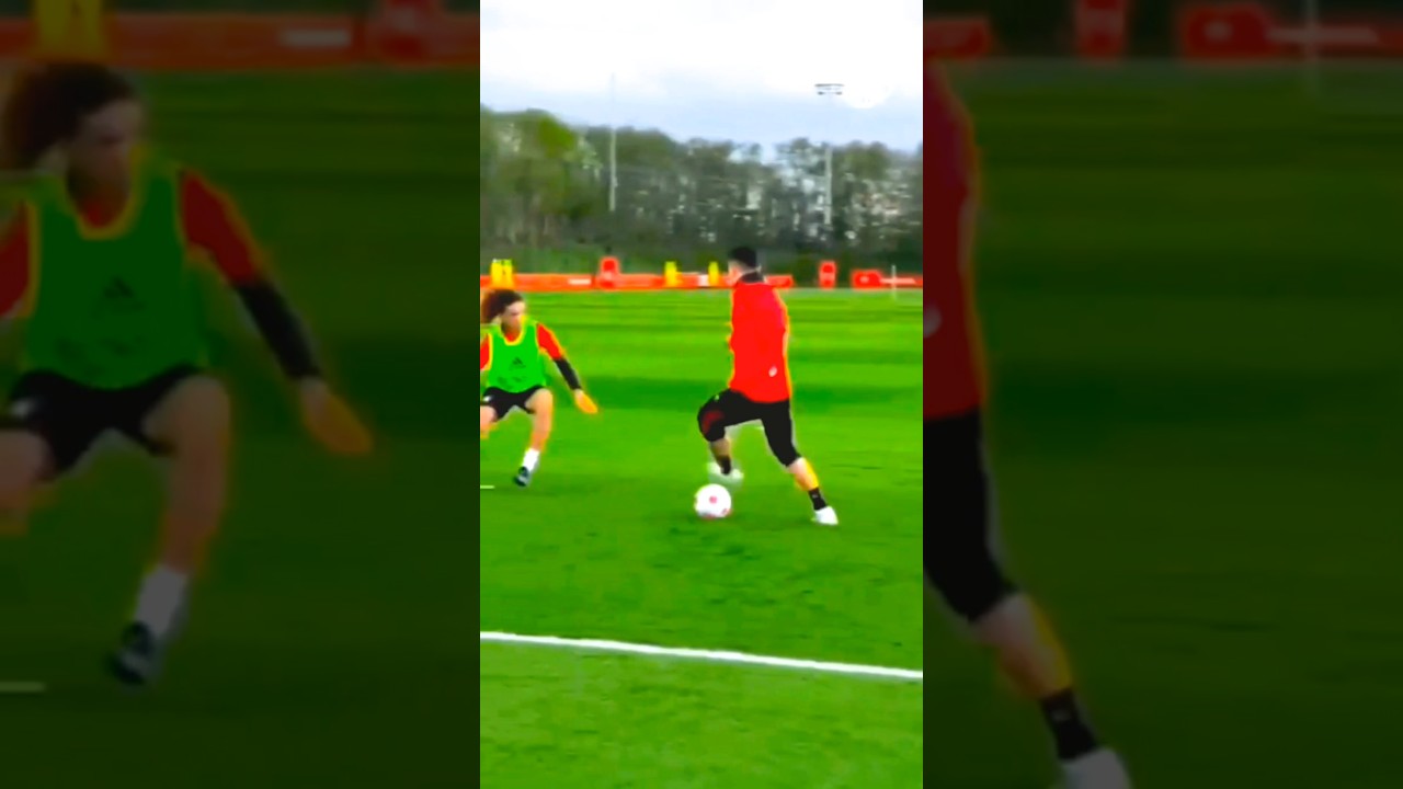 Ronaldo step over skill 🤯🤯#shorts #youtubeshorts #trending #viralvideo ...